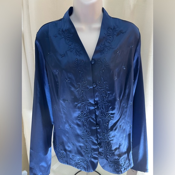 Laura Scott | Tops | Laura Scott Long Sleeve Button Up Blouse ...